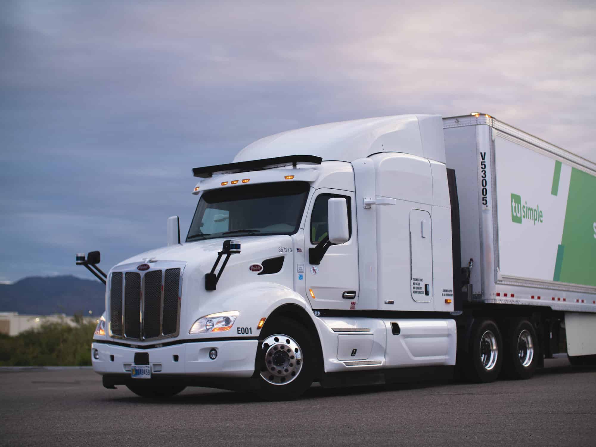 Navistar, TuSimple Partner to Develop SAE Level 4 Self-Driving Semi ...